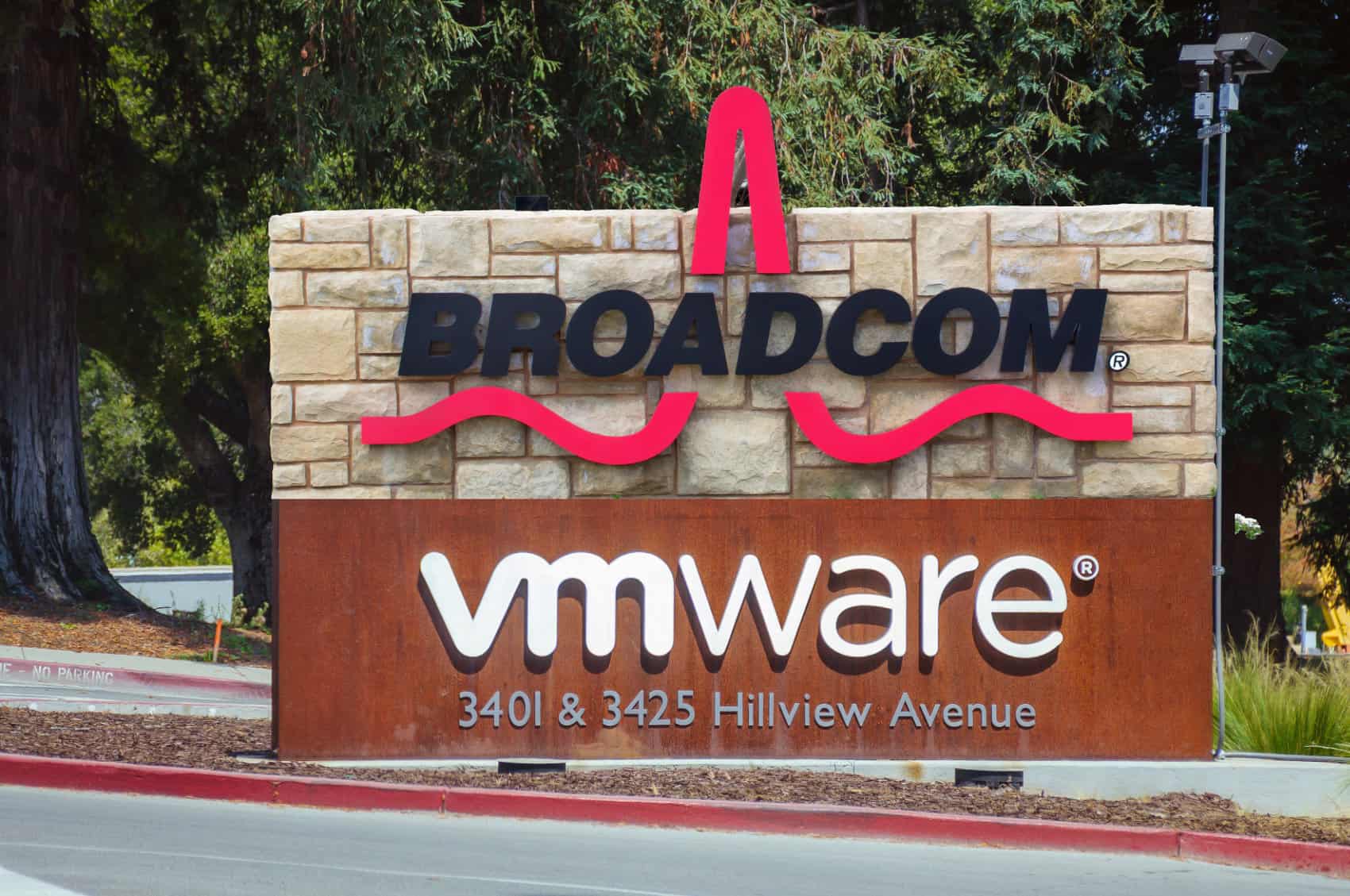 European Commission concerned about VMware acquisition by Broadcom - Security Parrot - Cyber ...